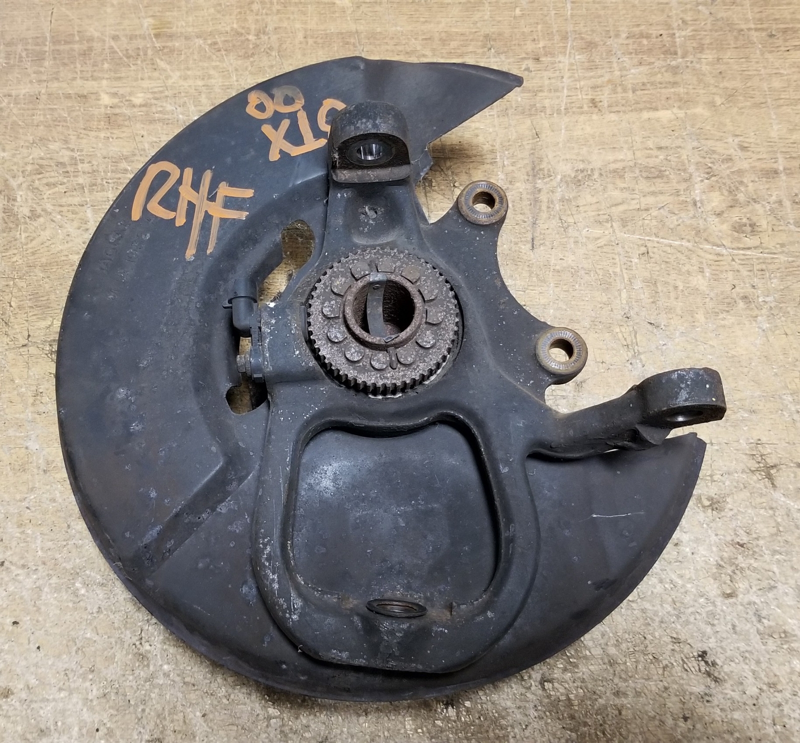 1998 99 00 01 02 2003 Jaguar XJR XJ8 XJ8L VDP RH Front Spindle Hub ...