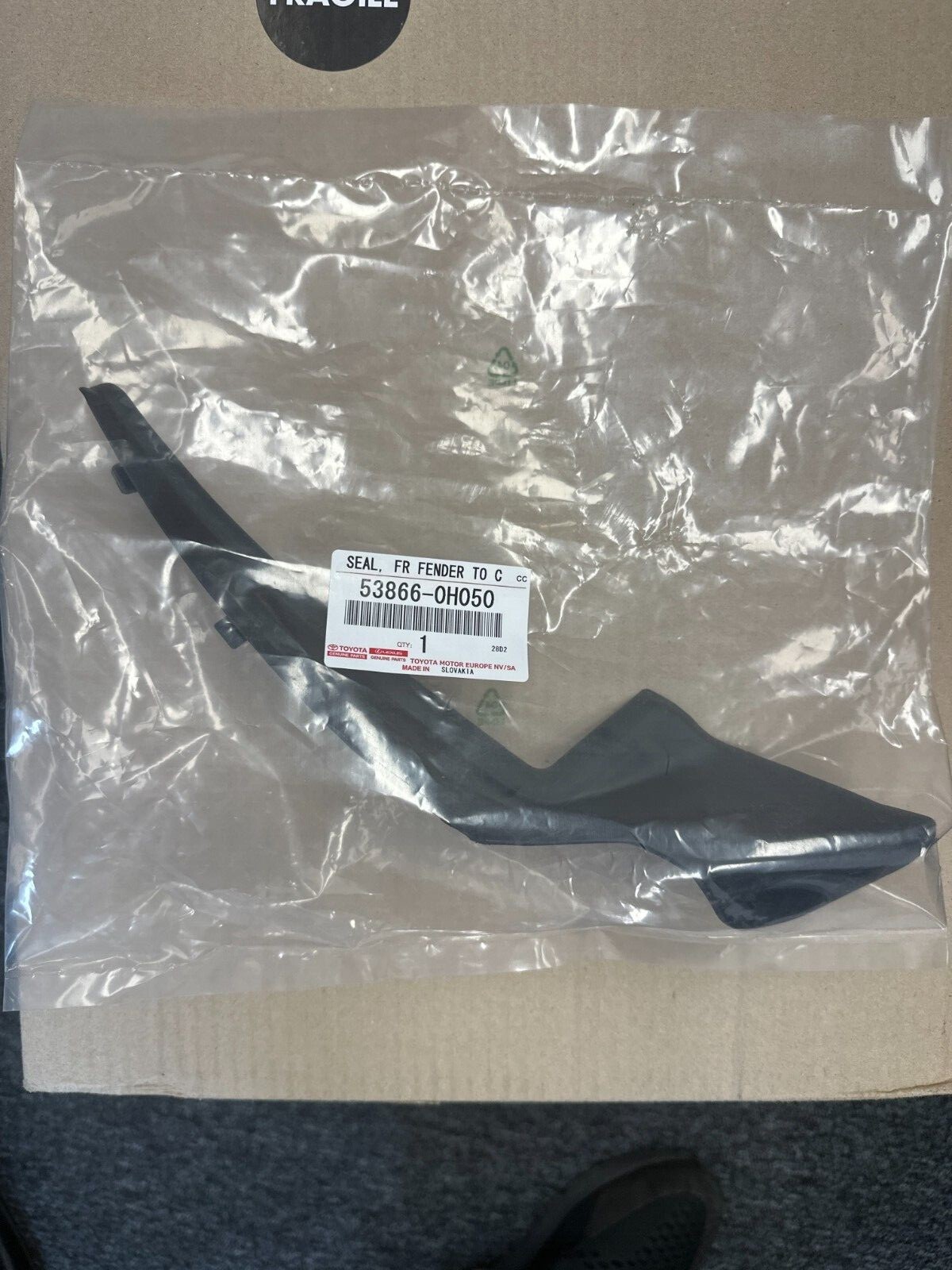 20064 H3c Toyota AYGO OSF Front Drivers Side Fender Seal Trim 53866 ...