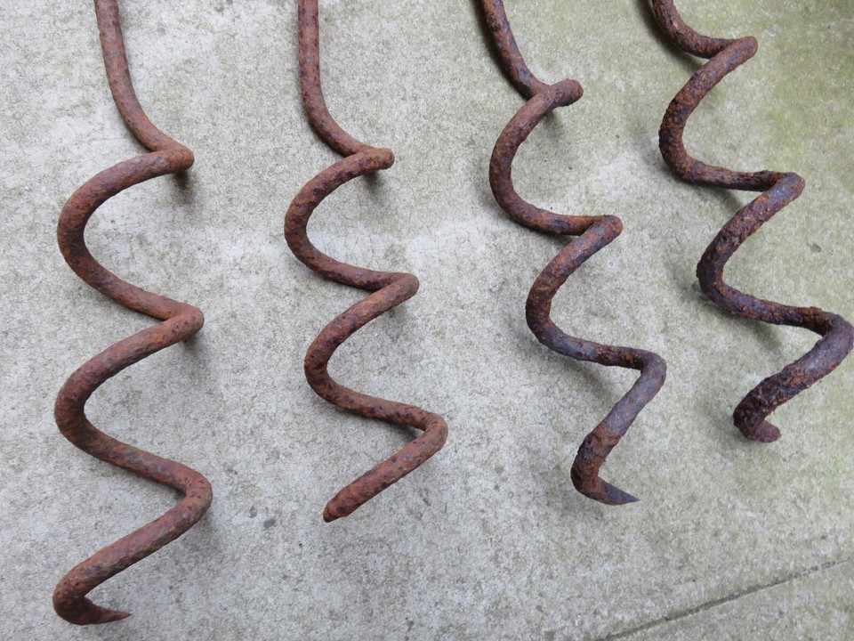 4 screw pickets - WW2 army defence barbed wire fence posts pig tails ...