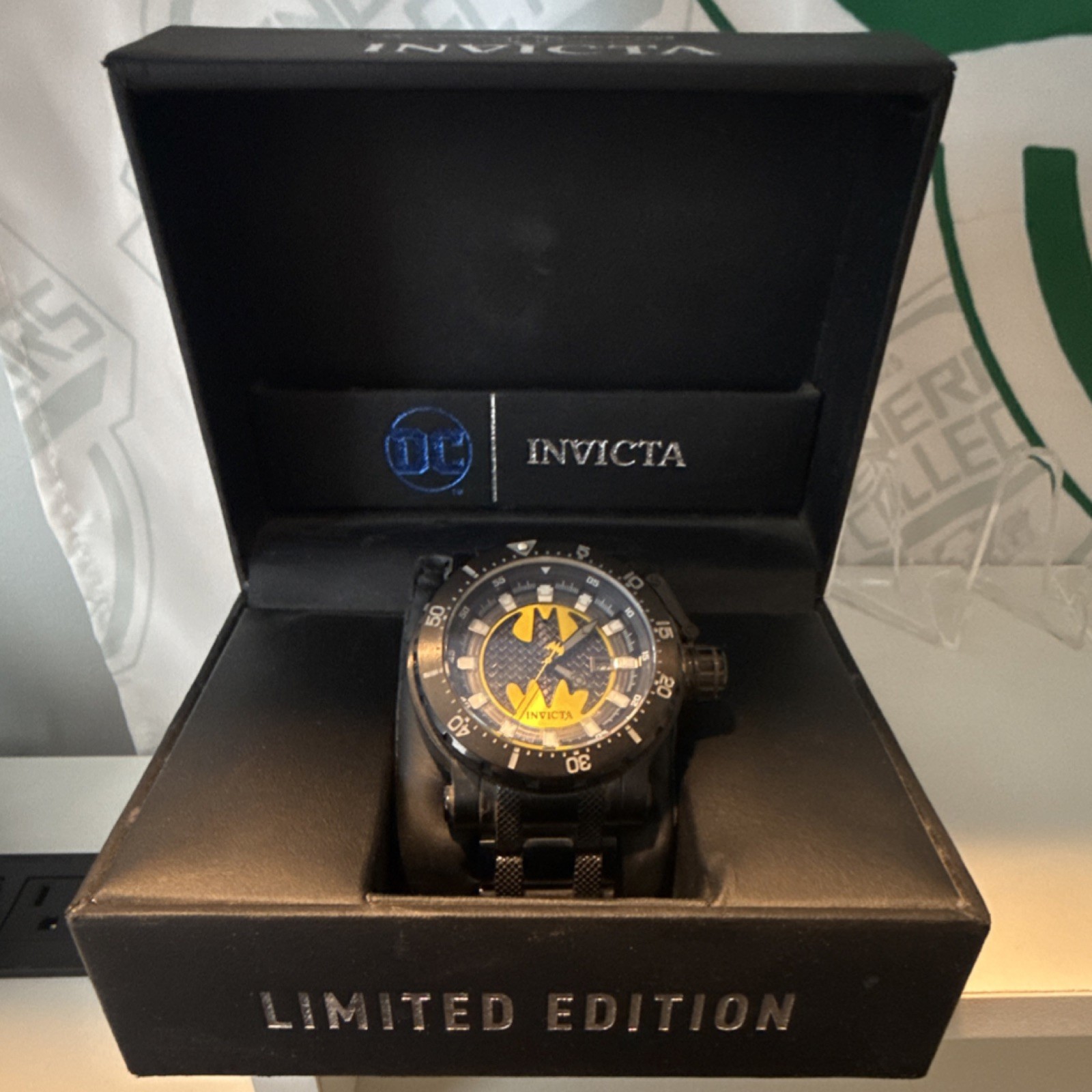 Invicta DC Comics Batman Limited Edition Men's Black Metal Wristwatch ...