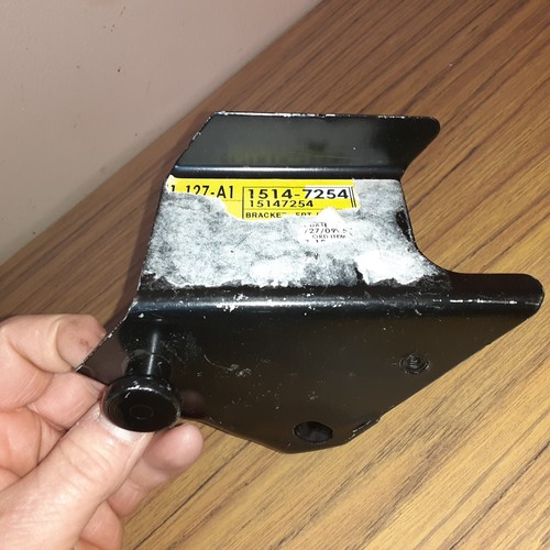 NOS GM NEW 2002-2009 GM Front Right Bumper Cover Support Bracket ...