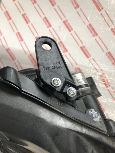 *NEW LEXUS RX350 HEADLIGHT REPAIR BRACKET TAB PASSENGER TOP INNER 2010 ...