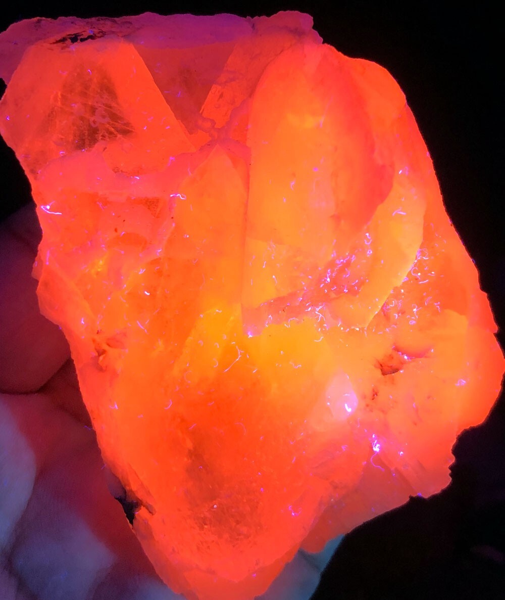 134g Inner skeletal Elestial schistose QUARTZ Crystal&Fluorescent Pink ...