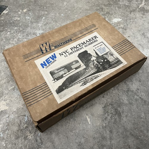 Walthers HO NYC Pacemaker 40' PS1 Box Car 932-3716 Countertop Case of ...