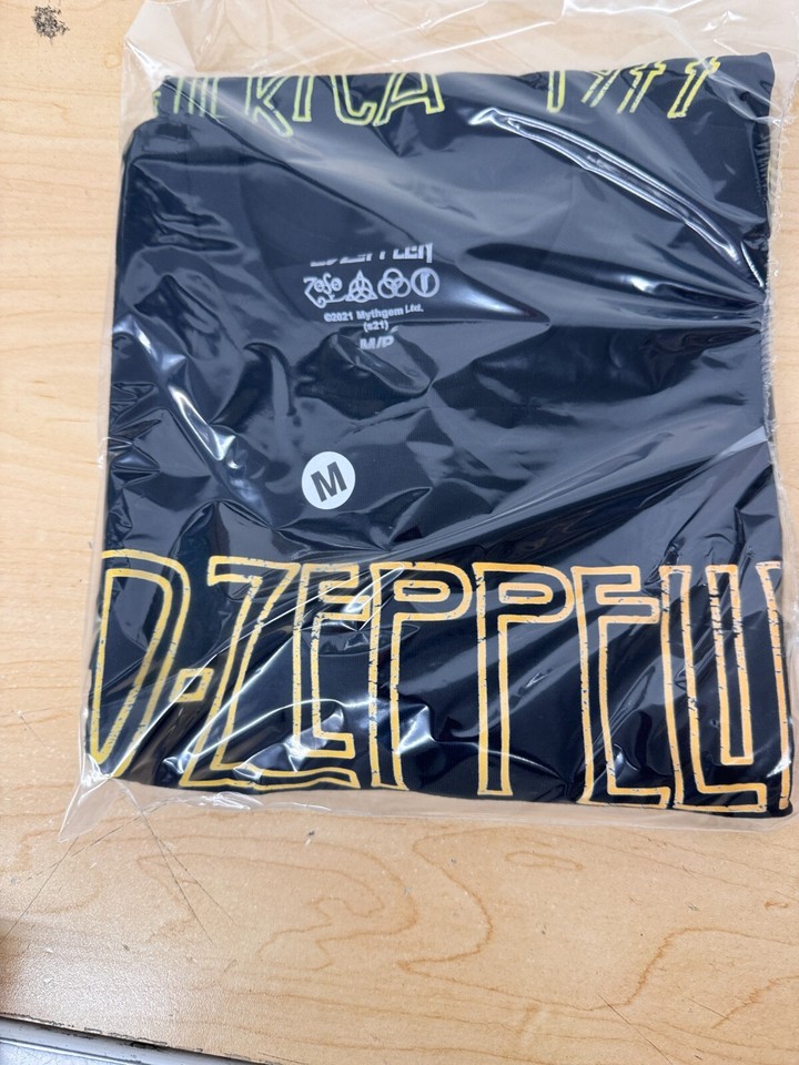 LED ZEPPELIN MENs ORIGINAL AND AUTHENTIC LICENSE 1977 SUNSET NEW | eBay