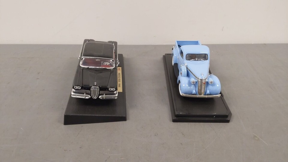 Road Signature 1:18 Scale Assorted Diecast Cars [2] EX | eBay
