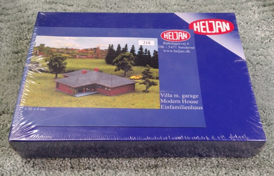 Model Railroad Building Kit Modern House Garage HO scale Heljan #218 ...