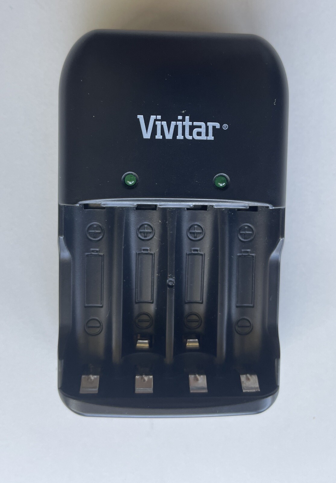 Vivitar Overnight 4-slot Battery Charger With 4 AA Rechargeable Ni-mh ...