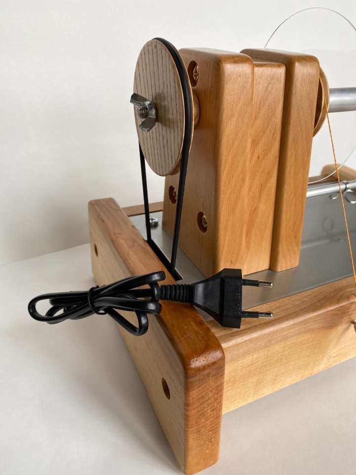 Spinning wheels. Electric spinning wheels. Electronic spinner. lazy ...
