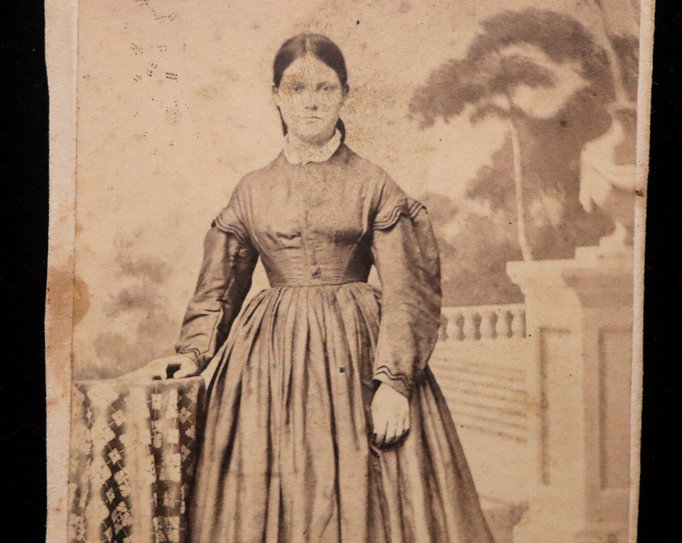 Antique 1860s CDV Girl Full Dress Quilt Table Ohio Tax Stamp Civil War ...