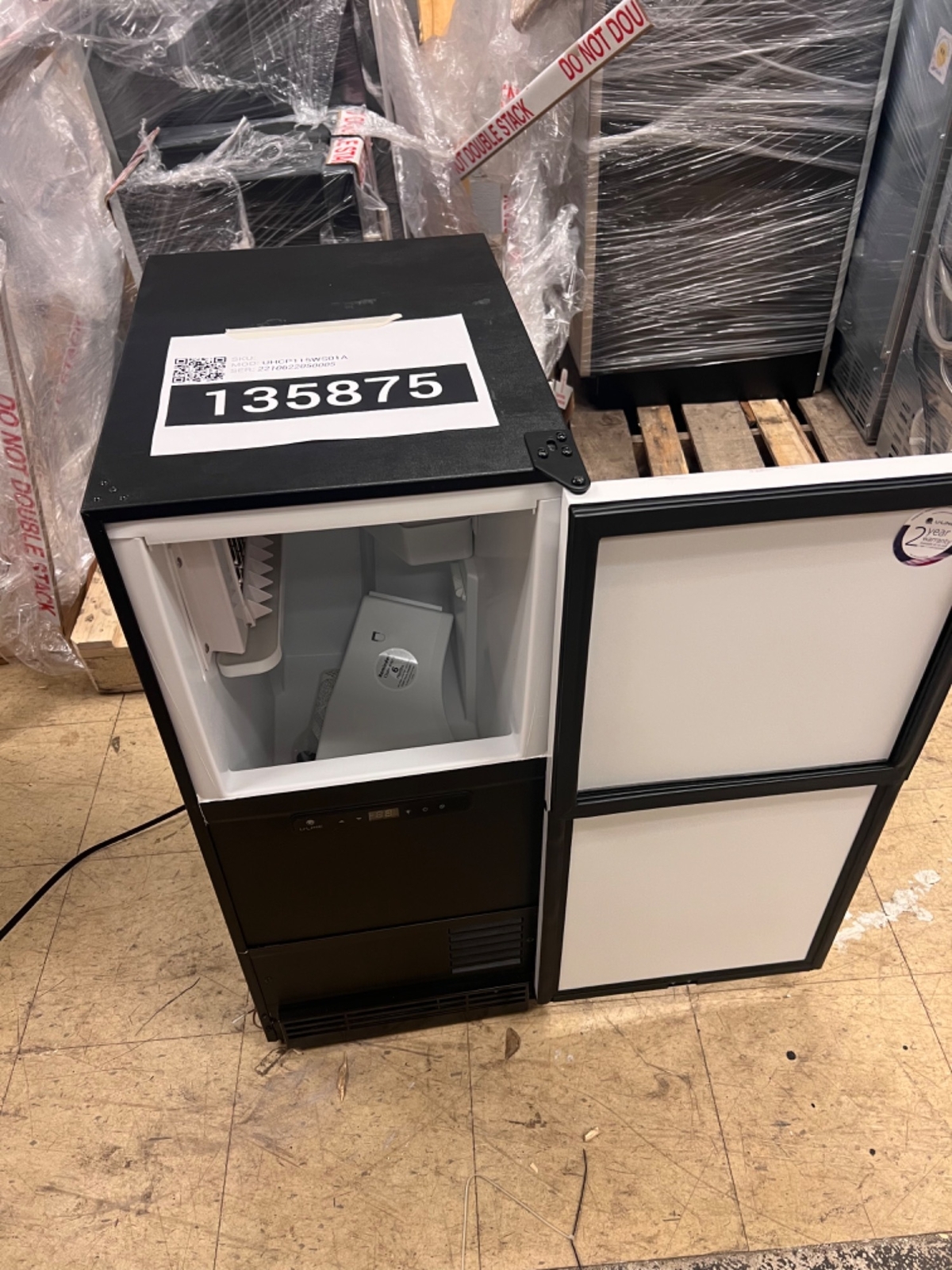 Uline UHCP115WS01A 15" White Built-In Clear Cube Ice Maker NOB #135875 ...