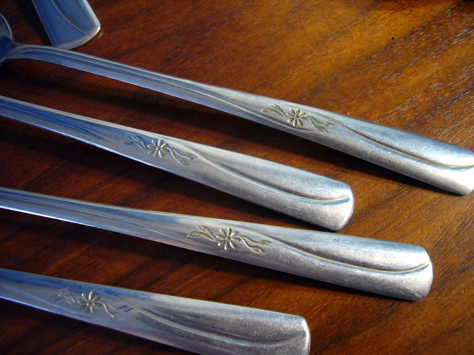 Imperial IMI41 Stainless Steel Flatware MCM Daisy Flower Silverware 26 ...