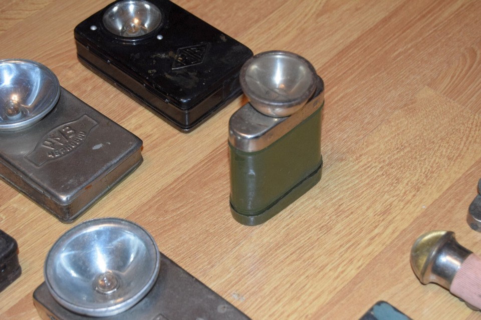 LOT OF 11 VINTAGE POCKET FLASHLIGHT SIGNAL TORCH LIGHT LAMP LANTERN ...