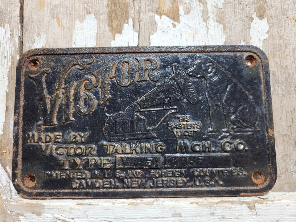 VINTAGE VICTOR SIGN CAST IRON OLD RCA VICTROLA NIPPER DOG MUSIC TAKING ...