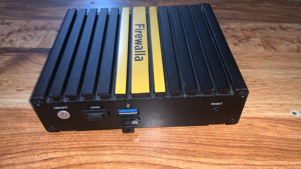 Firewalla Gold: Multi 1G Gigabit Cyber Security Firewall & Router DHCP ...