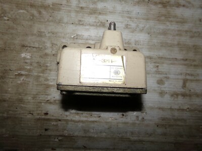 Omron VB Limit Switch 3211 A014179 *FREE SHIPPING* | eBay