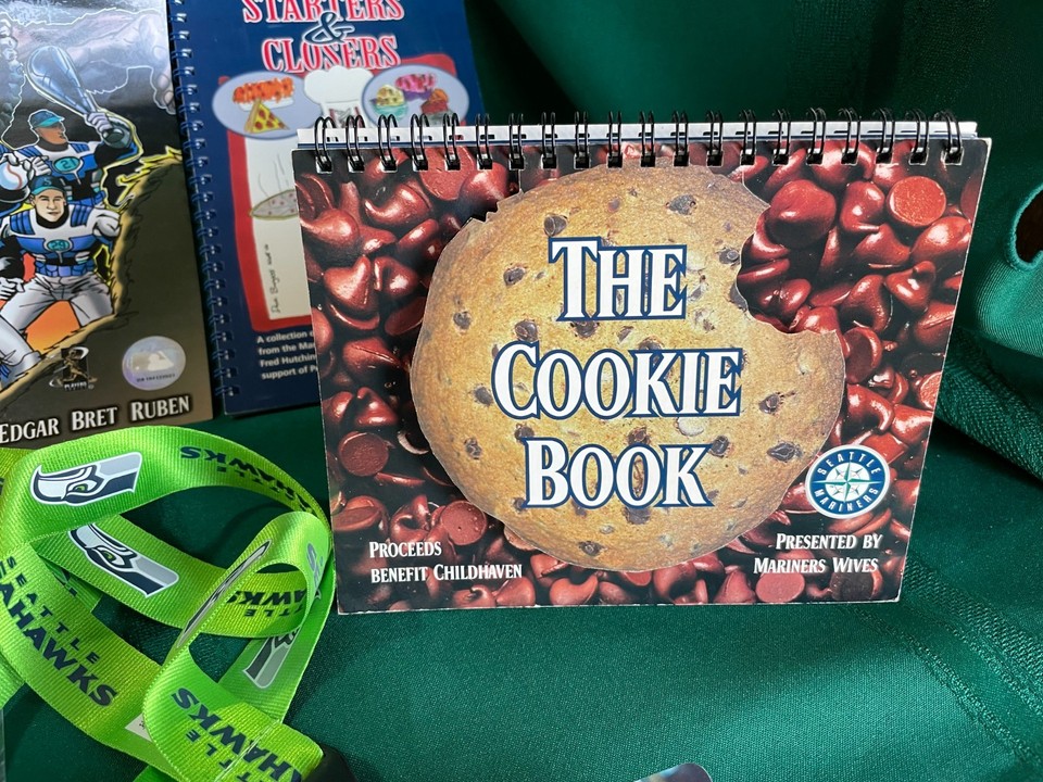 Seattle Mariners Collection of Memorabilia Poster, Magazines, Comic ...