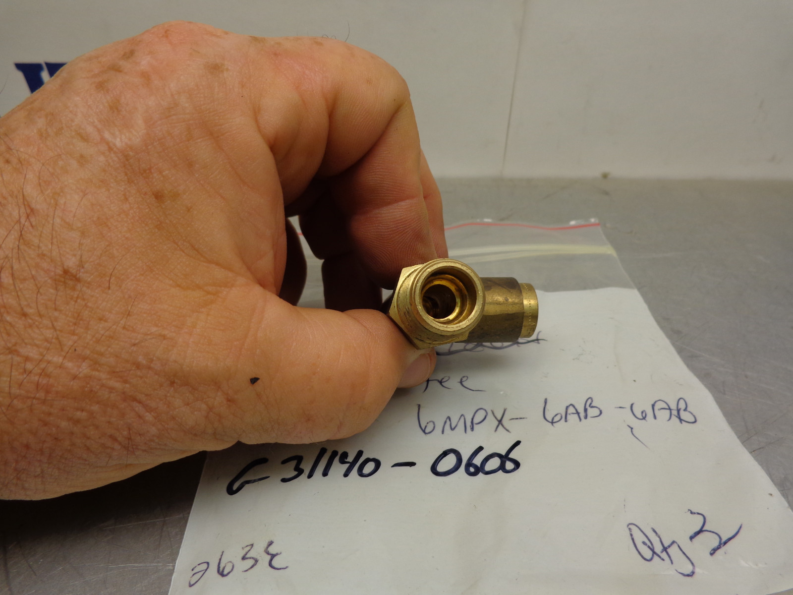 Gates G31140-0606 3/8 Swivel T Tee 6MPX 6AB Air Brake Surelok Mega ...