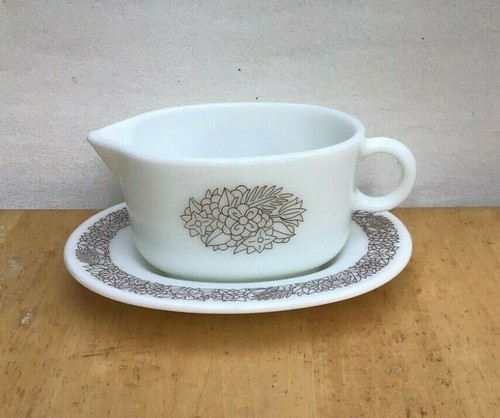 Vintage PYREX MILK GLASS ‘WOODLAND’ GRAVY BOAT AND UNDERPLATE Pitcher ...