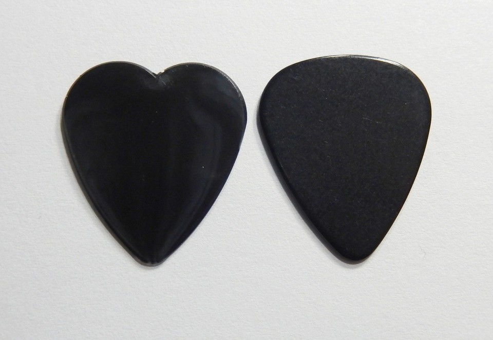 12 pics Solid Red & Black Heart Shaped Guitar Picks - Heavy gauge ...