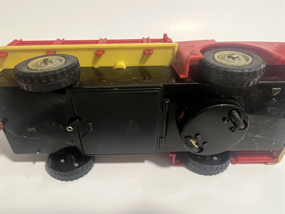 1960s Vintage Marx Farm Truck/Battery Operated/Includes Chickens Damage ...