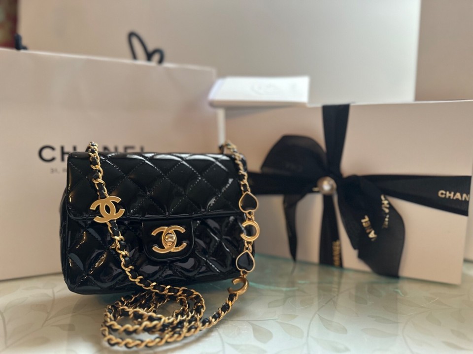 New 22K CHANEL Quilted Patent Leather Mini Flap Bag Gold COCO Chain ...