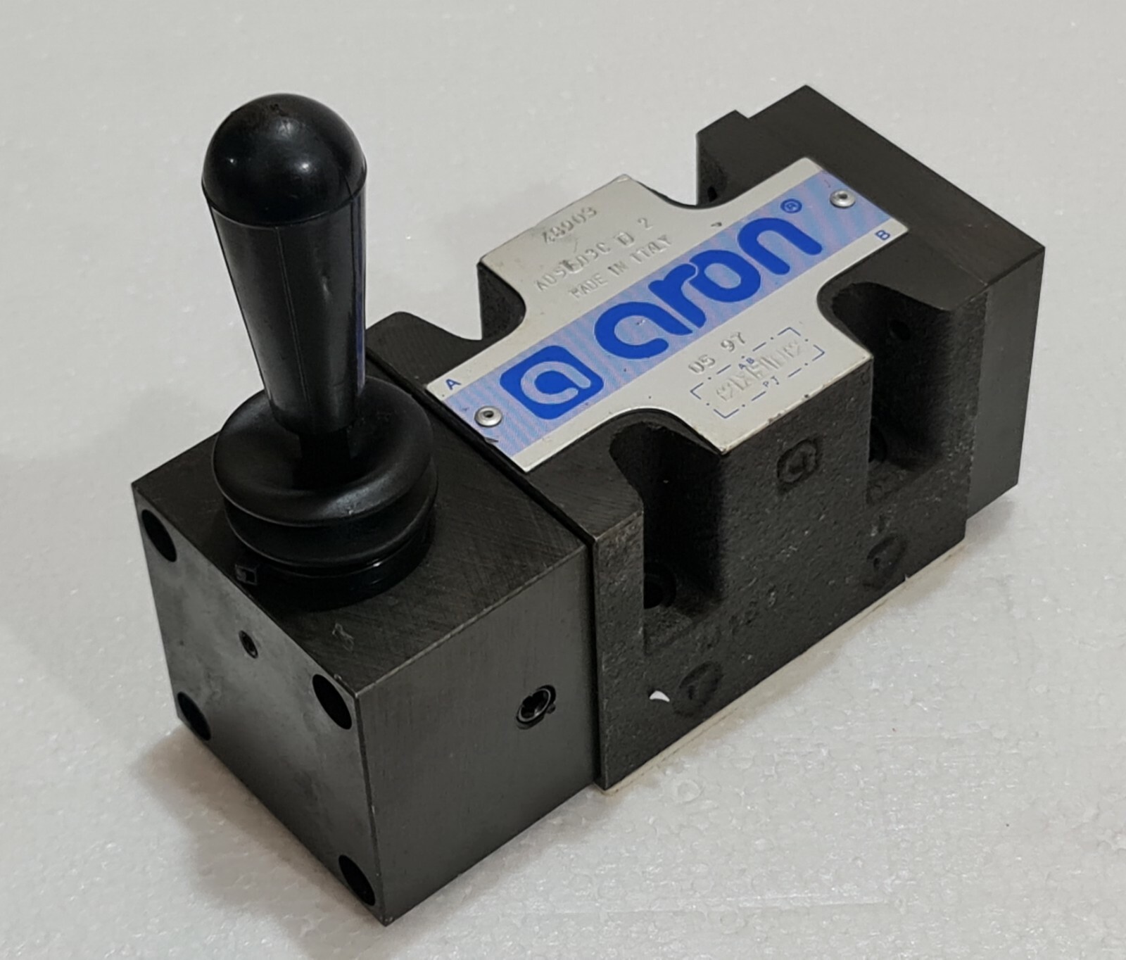 ARON BREVINI AD5L03C CETOP 5/NG10 DIRECTIONAL VALVE AD5L03CD2 48903 | eBay