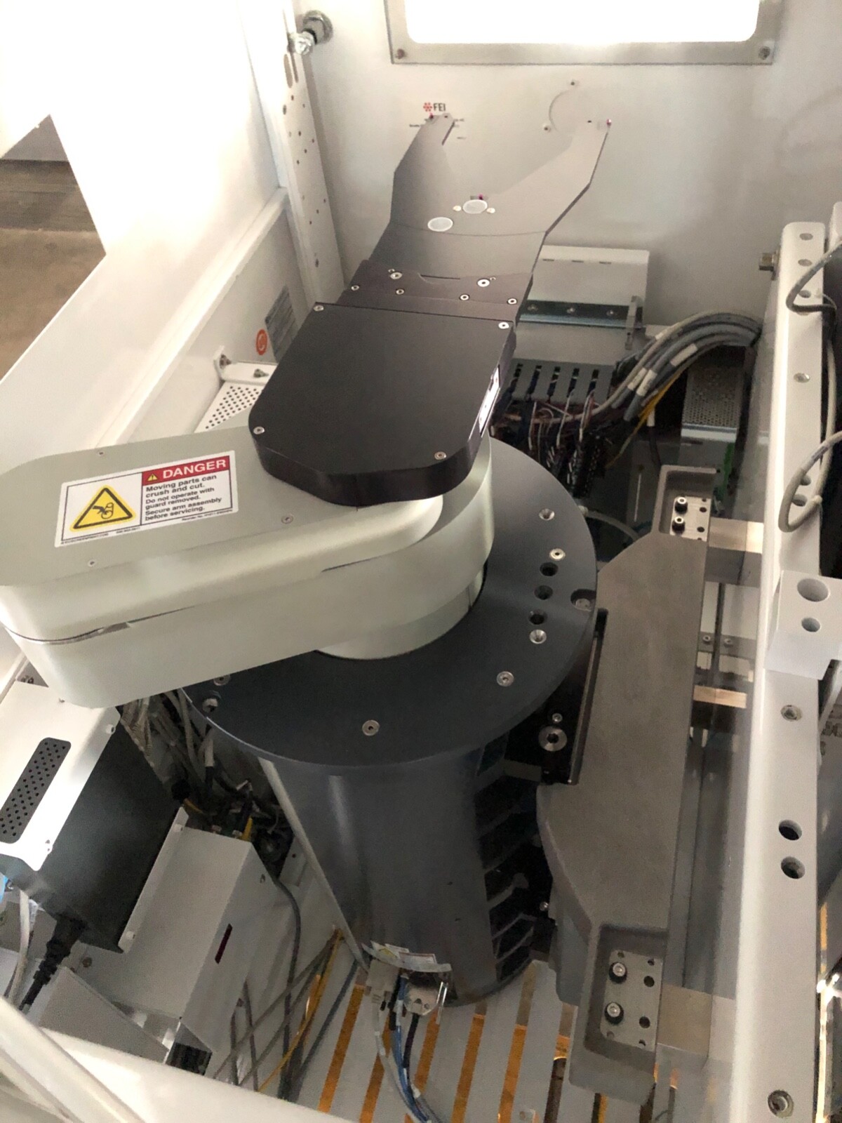 Brooks Jet EFEM Wafer Handling Robot Sys 172367-0001 / 185071-041 / ...