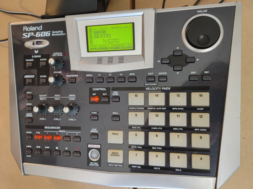 Roland SP-606 Sampling Workstation Groove/ Production Station | eBay