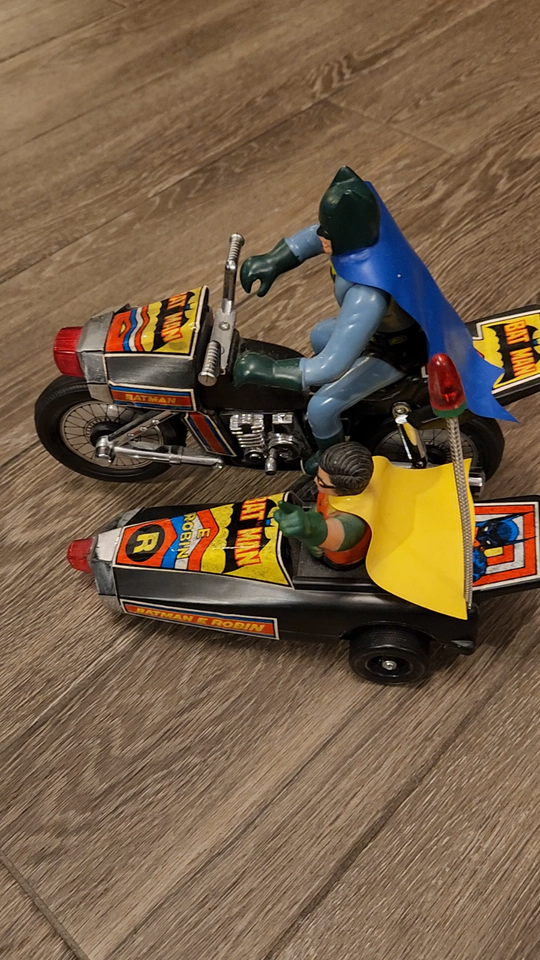 Rare NIB late 1970's Motorized Batman and Robin Motorcycle Sidecar w ...