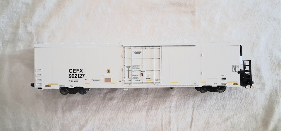 HO-Scale BLMA Trinity 64ft. Reefer CEFX #992127 #52909 | eBay