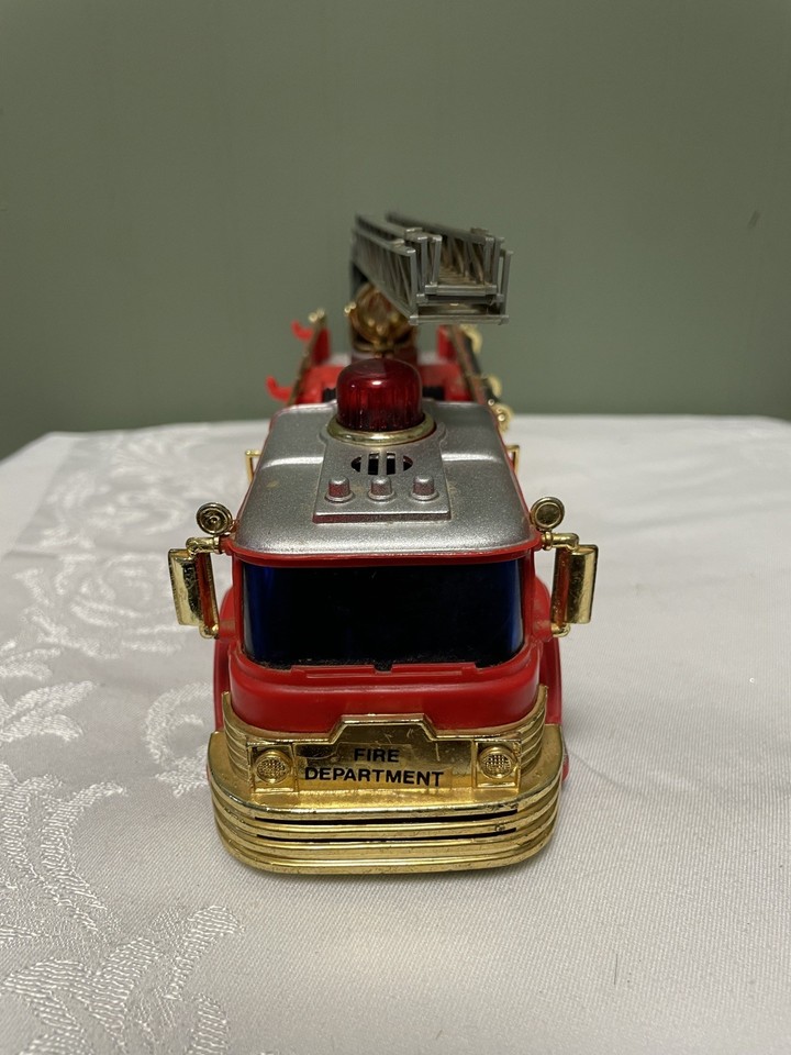 New Bright 1980 Battery Operated Fire Engine Bump N Go Action | eBay