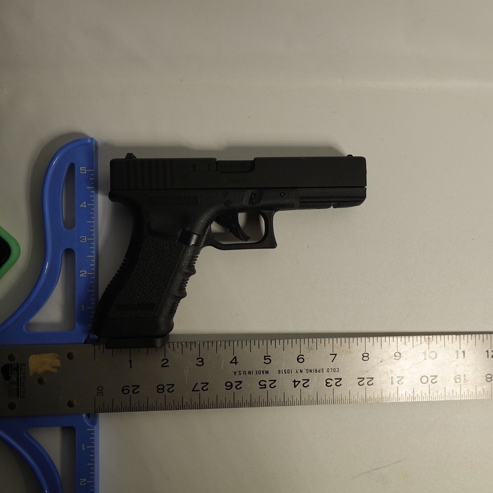 Umarex Glock 17 Gen 3 CO2 Powered .177 Caliber Airsoft Gun Pistol ...