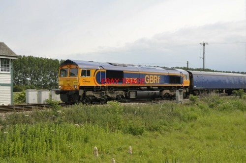 PHOTO CLASS 66 LOCO NO 66733 SLEAFORD NORTH 10TH JUNE 2011 | eBay