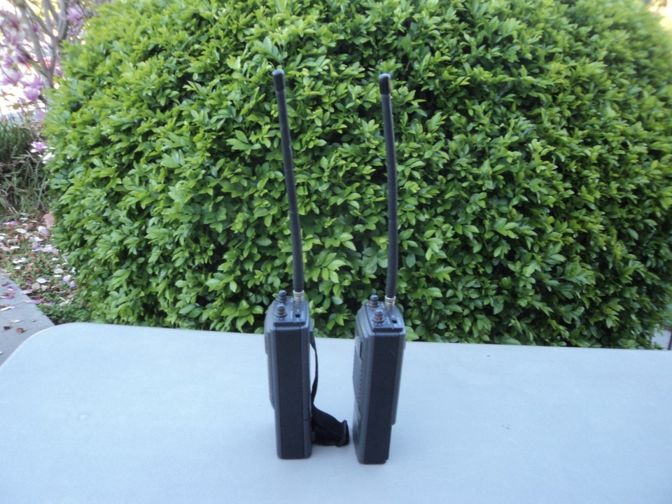 Two Radio Shack TRC-225 40-Channel CB Walkie Talkie Citizens Band ...