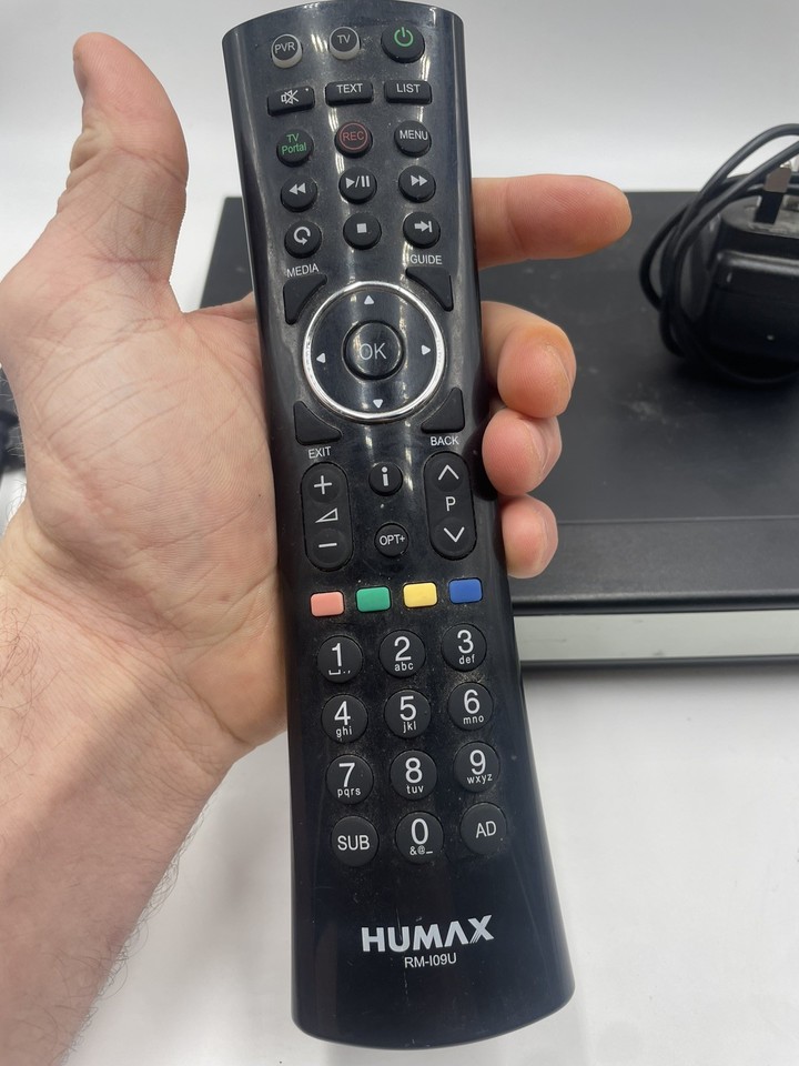Humax HDR-2000T 500GB Freeview+ HD Smart TV Recorder, cables & Remote ...