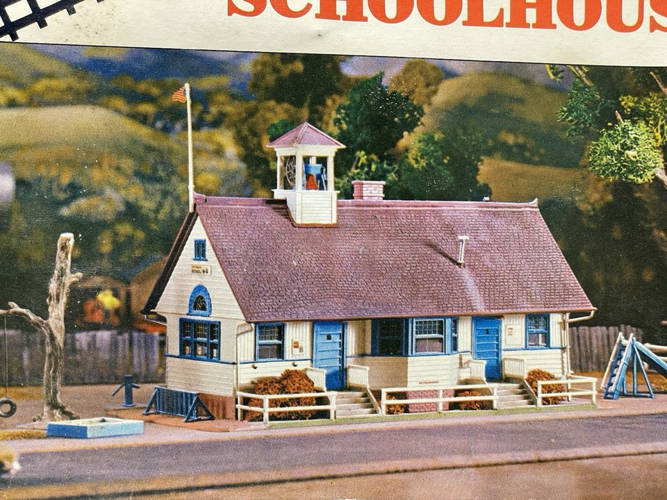 Revell Ho Scale Model Train Layout Scenery Building Country School ...