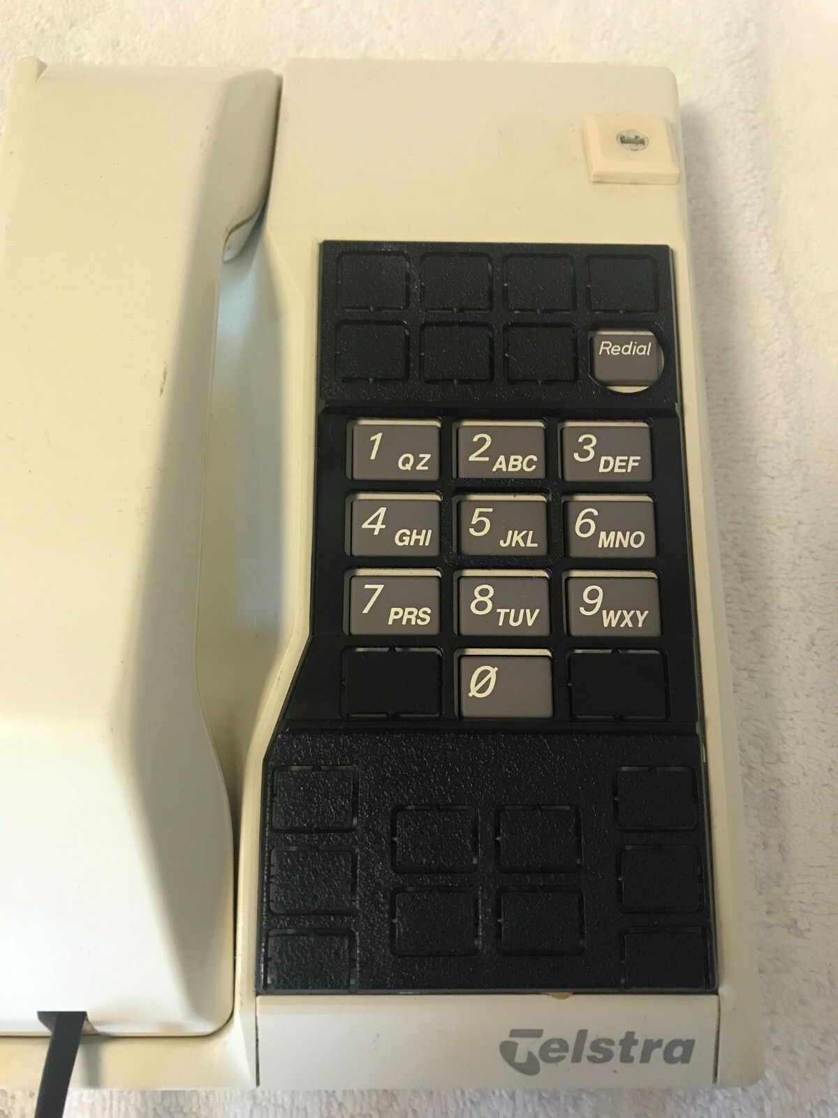 A Retro Telecom Telstra Vintage Touch Phone TF200 Corded Landline ...