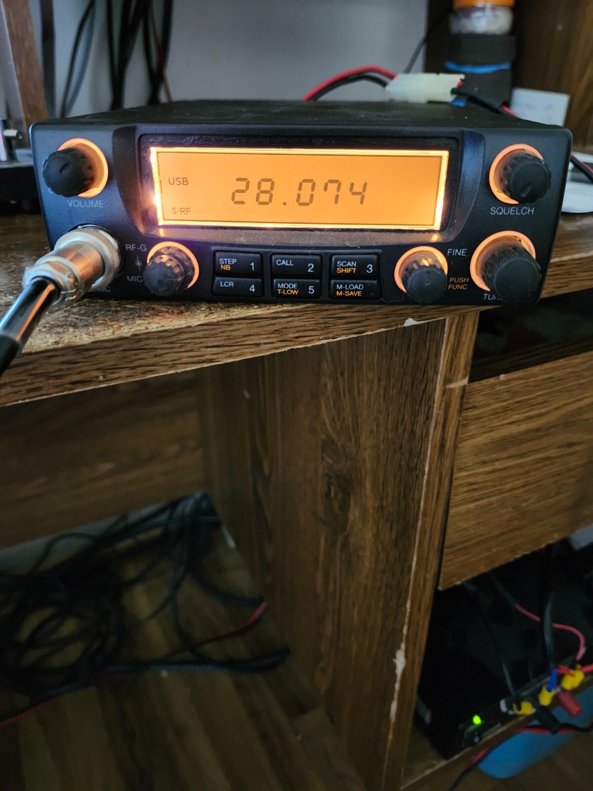 RADIO SHACK HTX 10 TEN METER RADIO AM/FM/SSB GREAT FOR NEW LICENSES-GO ...