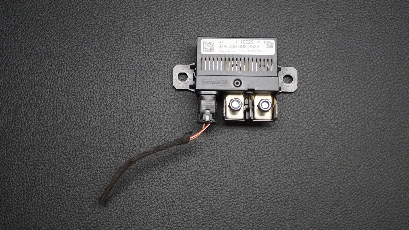 GENUINE OEM MERCEDES BENZ ACCESSORY POWER RELAY MODULE REGULATOR ...