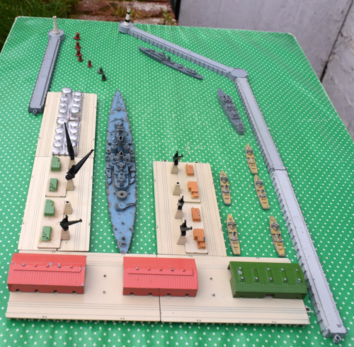 TRIANG MINIC SHIPS Job Lot vintage Ships Harbour Quay Accessories ...