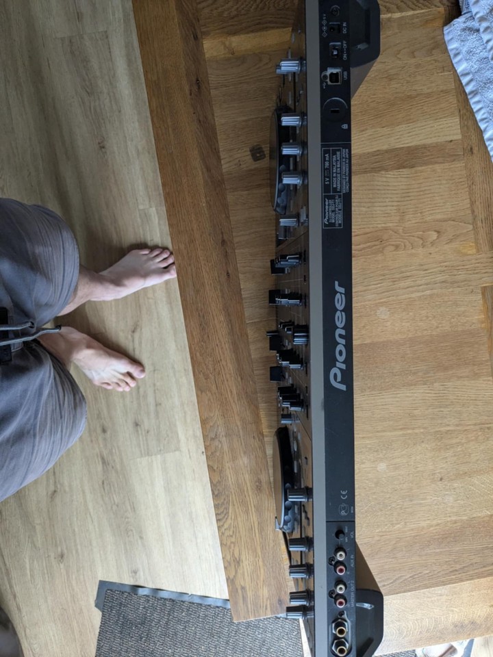 PIONEER DDJ-T1 Traktor Controller DJ DECKS. GREAT PRICE. EXCELLENT ...