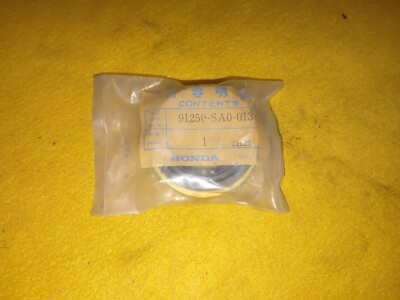 Vintage 91250-SA2-013 Honda Dust 91250-SAO-013 New Genuine OEM Part NOS ...