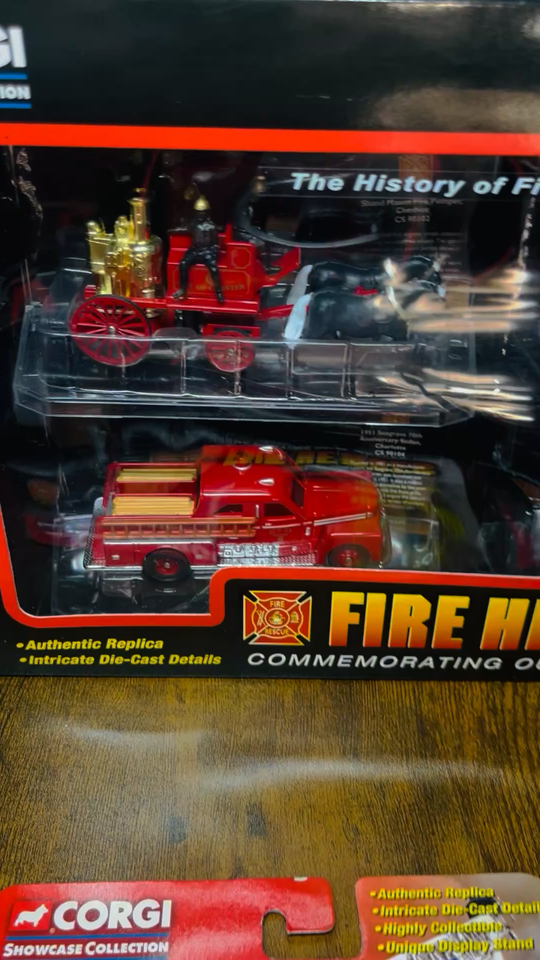 Vintage Lot Of 7: 6 Corgi Heroes Fire Engine + The History Of Fighting ...