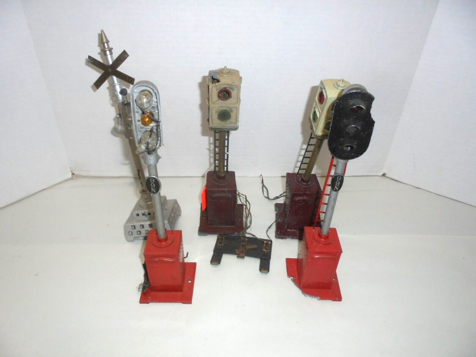 LIONEL LOT OF PREWAR SEMAPHORE, WARNING SIGNALS STANDARD GAUGE | eBay