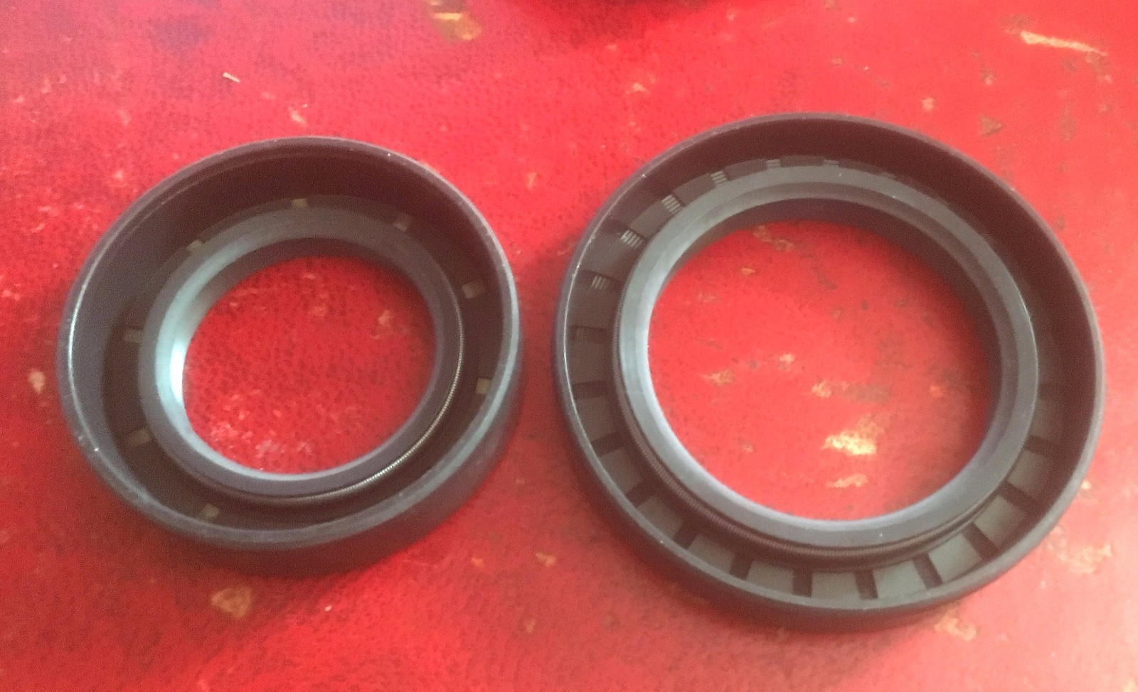 TR2,TR3,TR4,TR5 gearbox input and output shaft seals; 141756 & GHS 179 ...