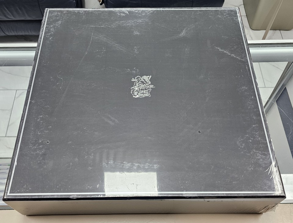 Street Fighter 25th Anniversary Chess Set Unopened Factory Sealed Ltd ...