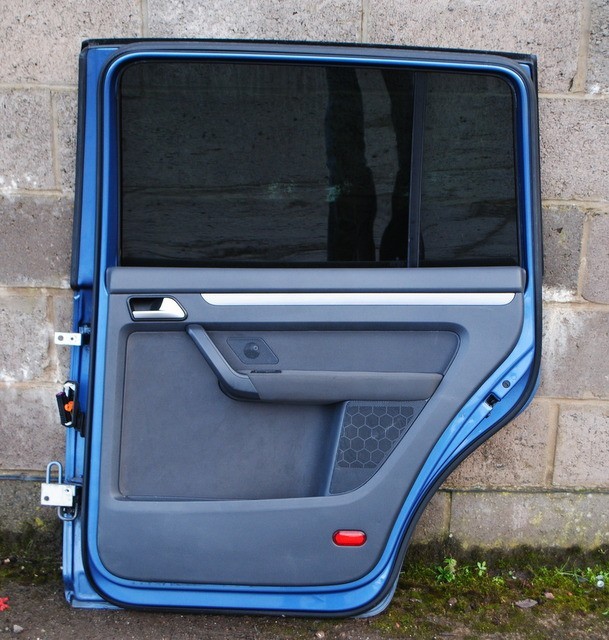 2011 VOLKSWAGEN VW TOURAN MK2 REAR DRIVER SIDE COMPLETE DOOR | eBay UK