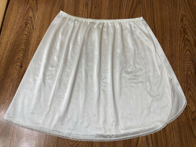Vtg Vanity Fair 17" Ivory Liquid Satin Half Slip Size M Style 11-760 ...