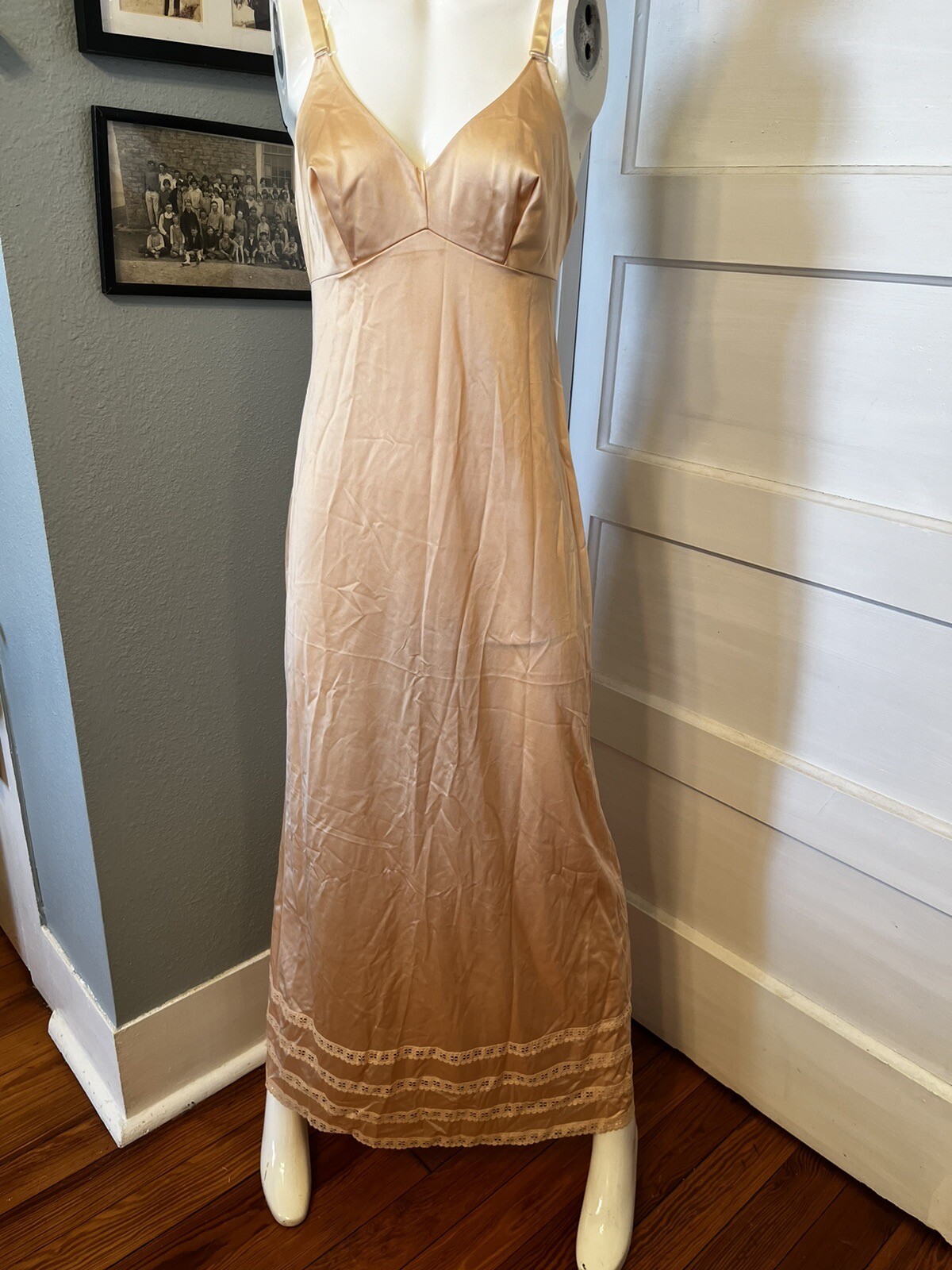 Vintage Gossard Artemis Peachy Beige Slip 34 - Gem